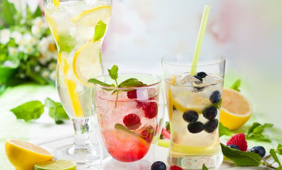 LE BEVANDE LIGHT ESTIVE CHE FANNO BENE ALLA LINEA