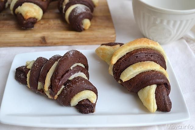 RICETTA DEI CORNETTI BICOLORE PER UNA COLAZIONE GOLOSA