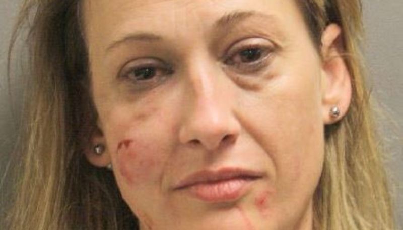 Una lite tra amiche finisce in tragedia: "Me l'ha staccato con un morso ...